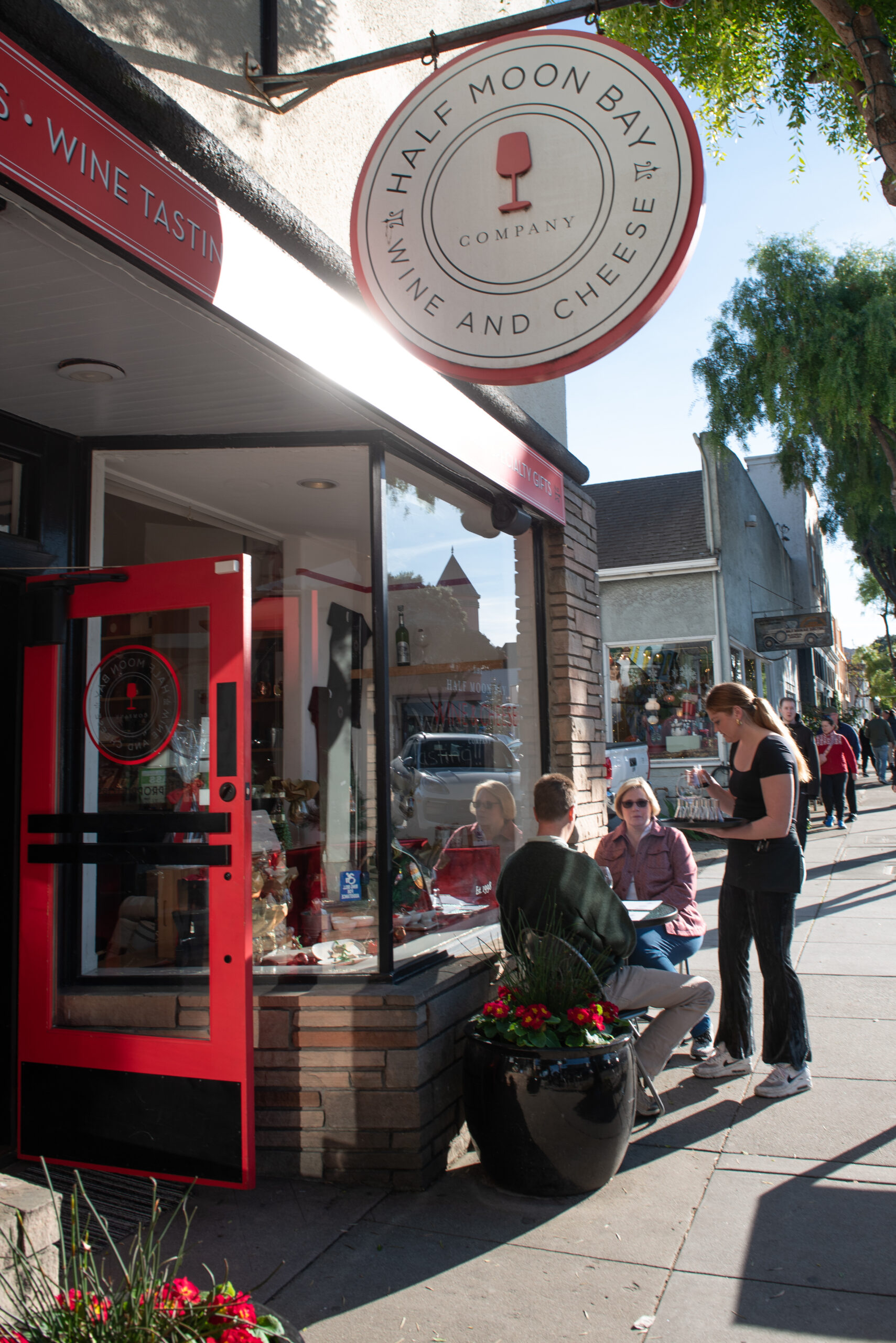 Tasting Room - Clos De La Tech